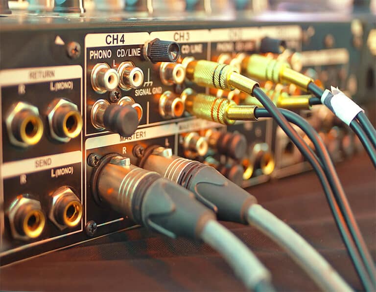 Navigating the World of A/V Cables: A Comprehensive Guide | Romtronic